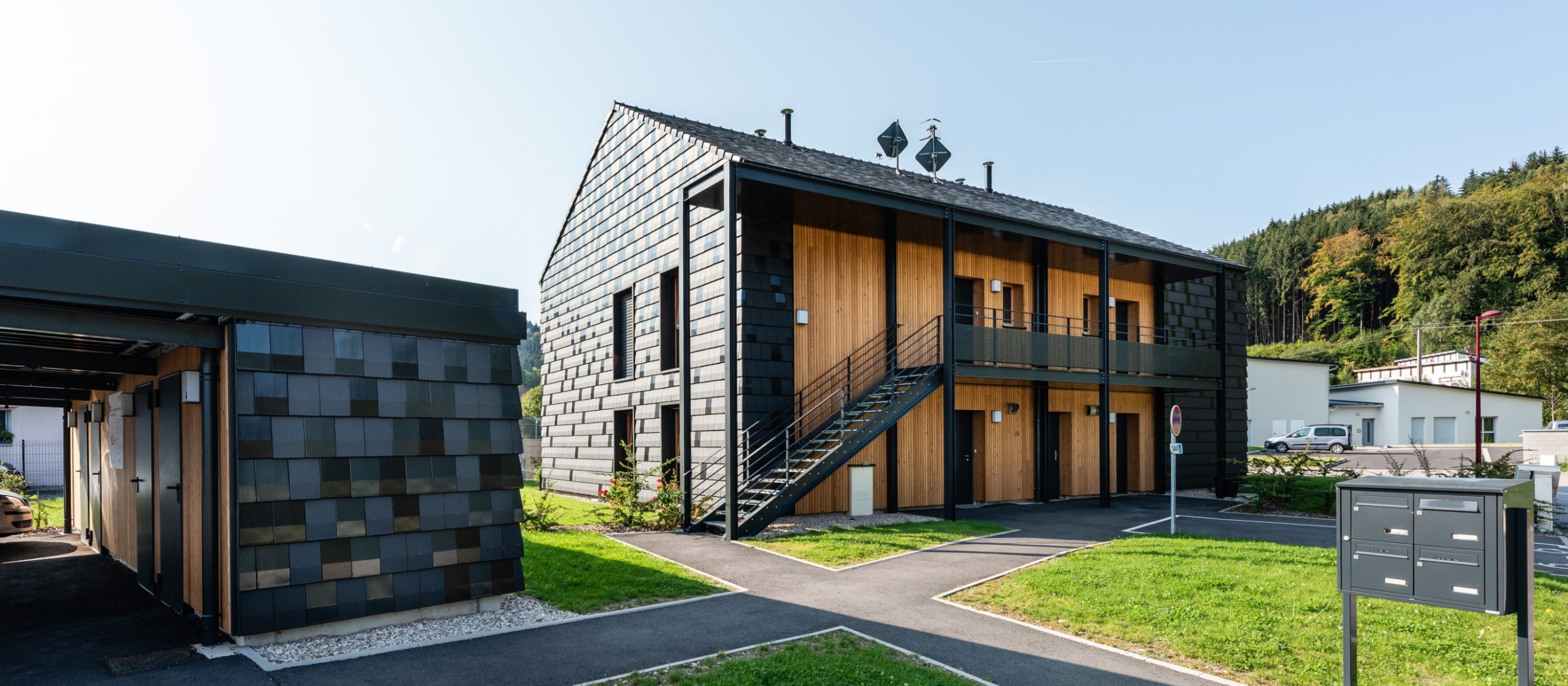 Concealed technology, visible architecture