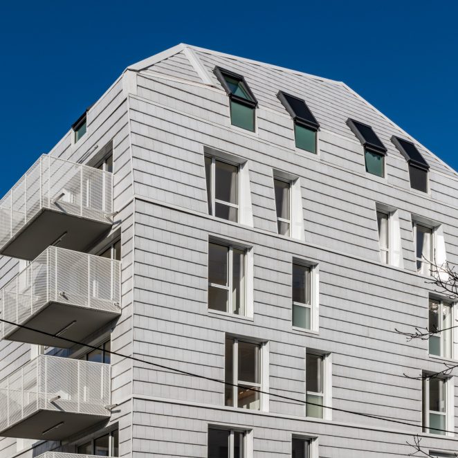 How a building sets sail