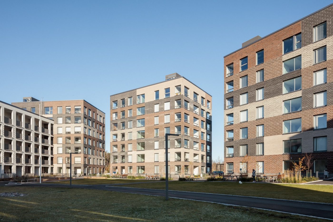 A colourful dance of bricks