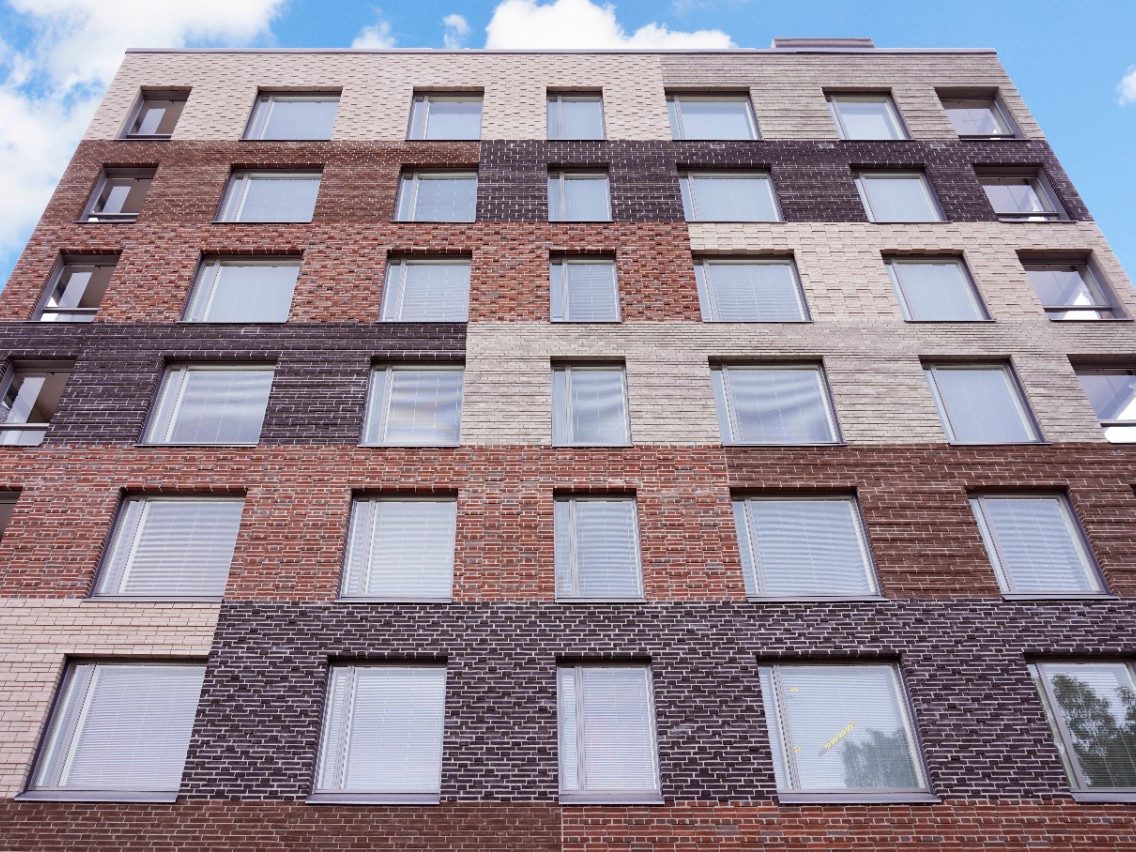 A colourful dance of bricks