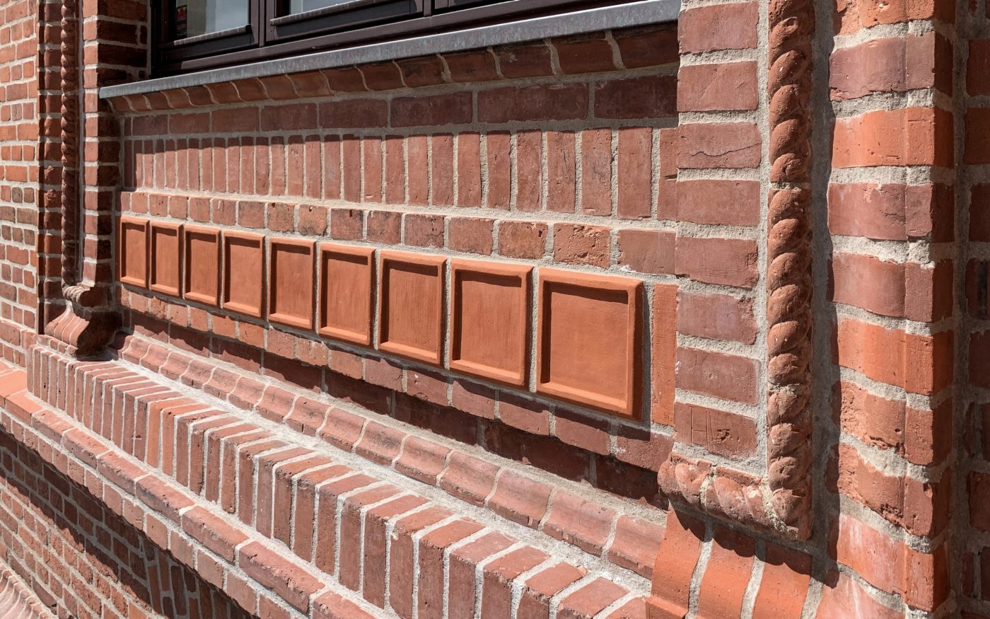 500 special bricks for an icon