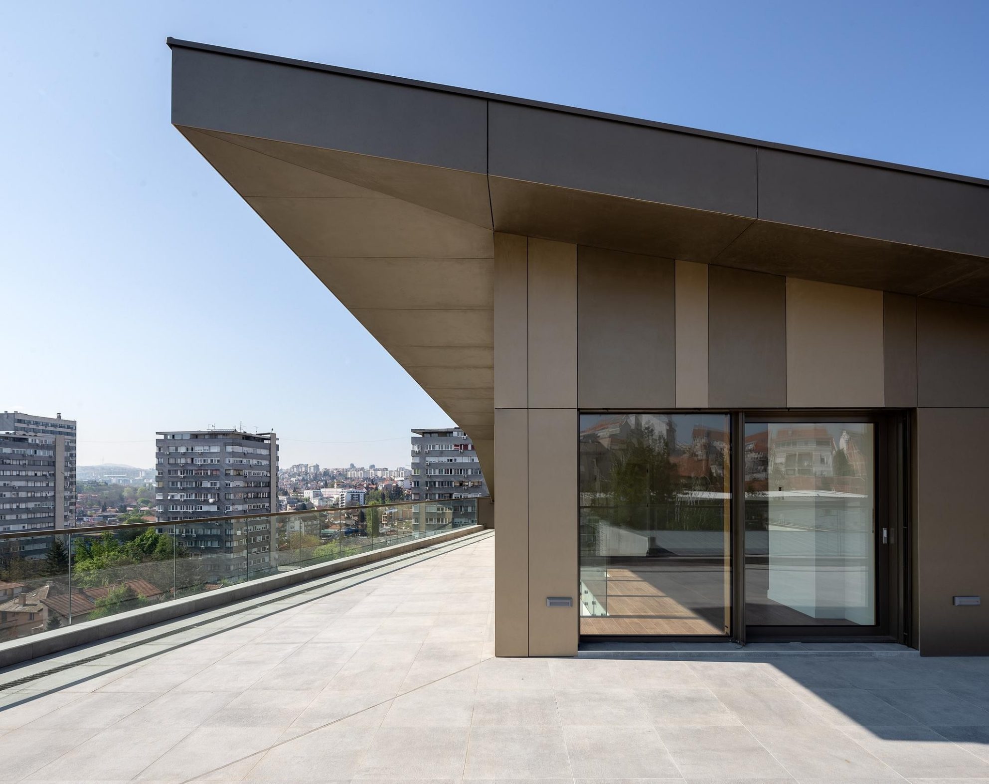 Tailored residences on a hill